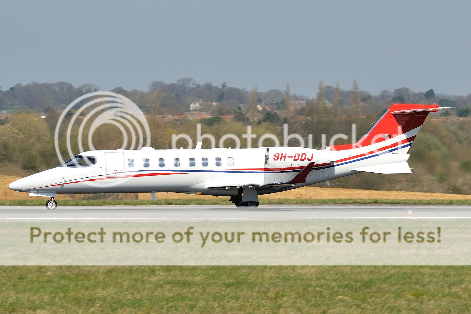 Sunshine @ Luton 14.04.2015 - UK Airshow Review Forums