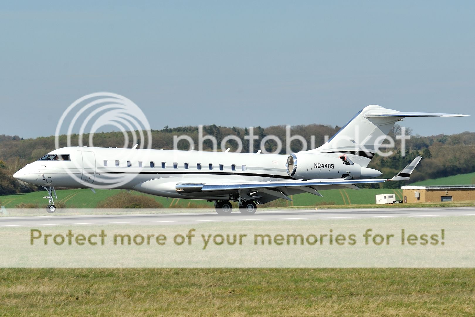 Sunshine @ Luton 14.04.2015 - UK Airshow Review Forums