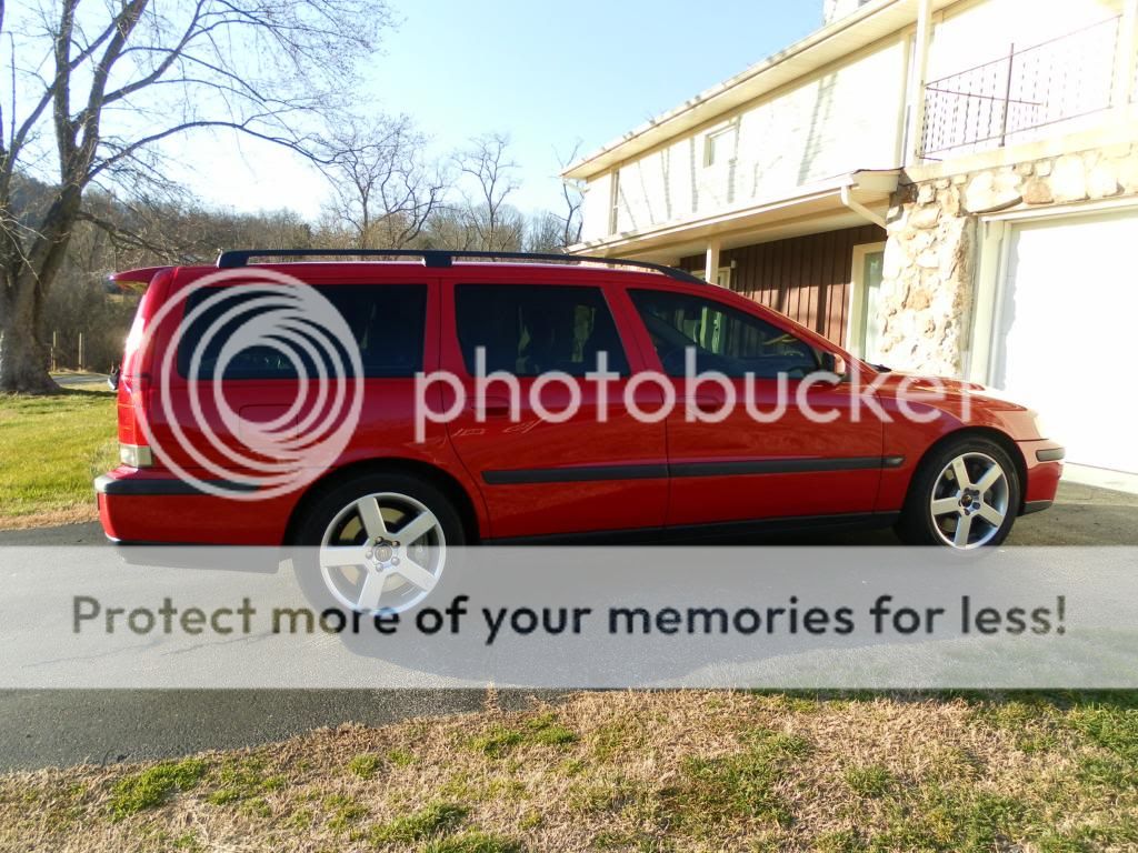 Bright Red 2004 Volvo V70R Turbocharged AWD 6spd for sale 300 HP $12K ...